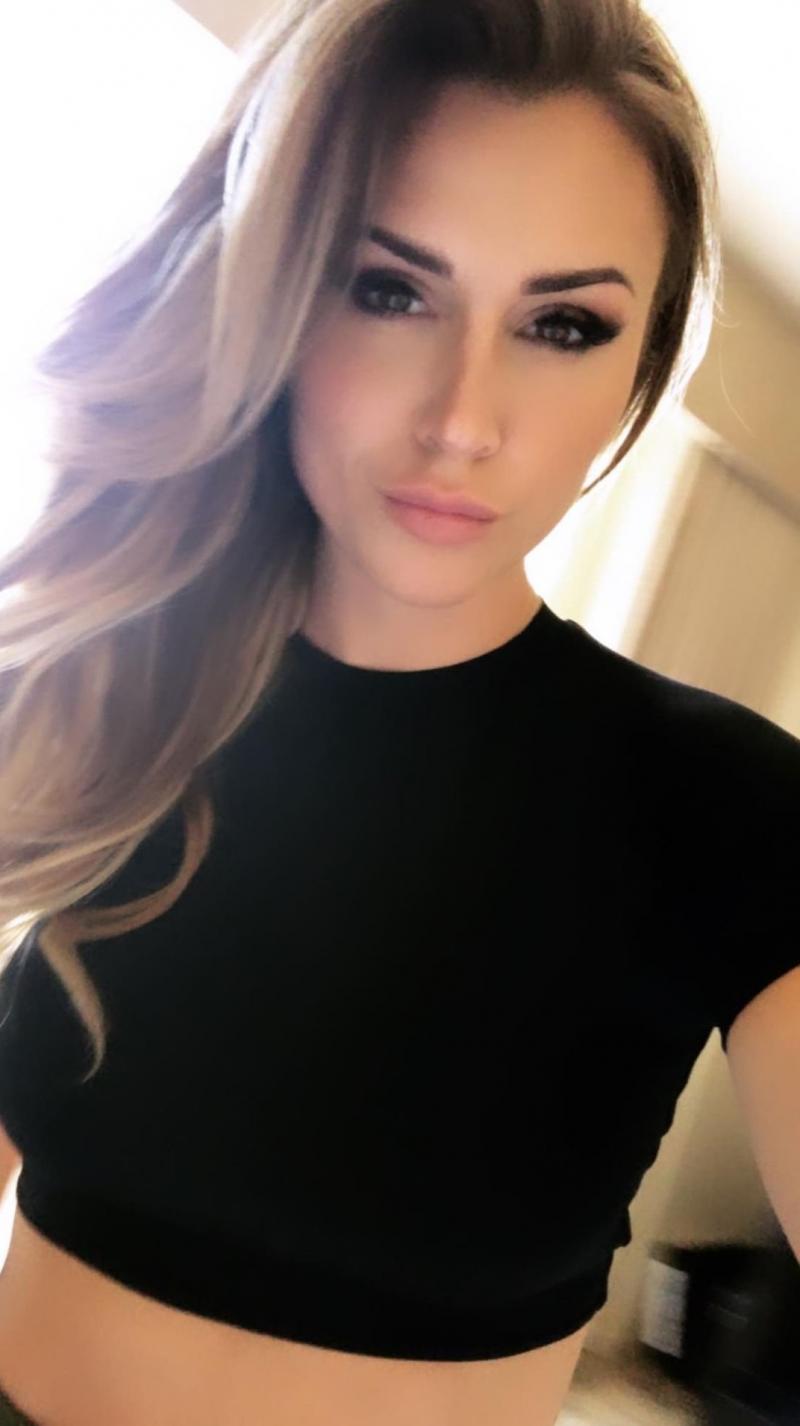 Фото - Модель: Ella Silver