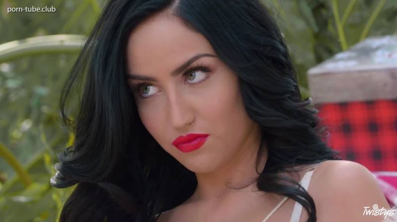 Фото - Модель: Jade Baker